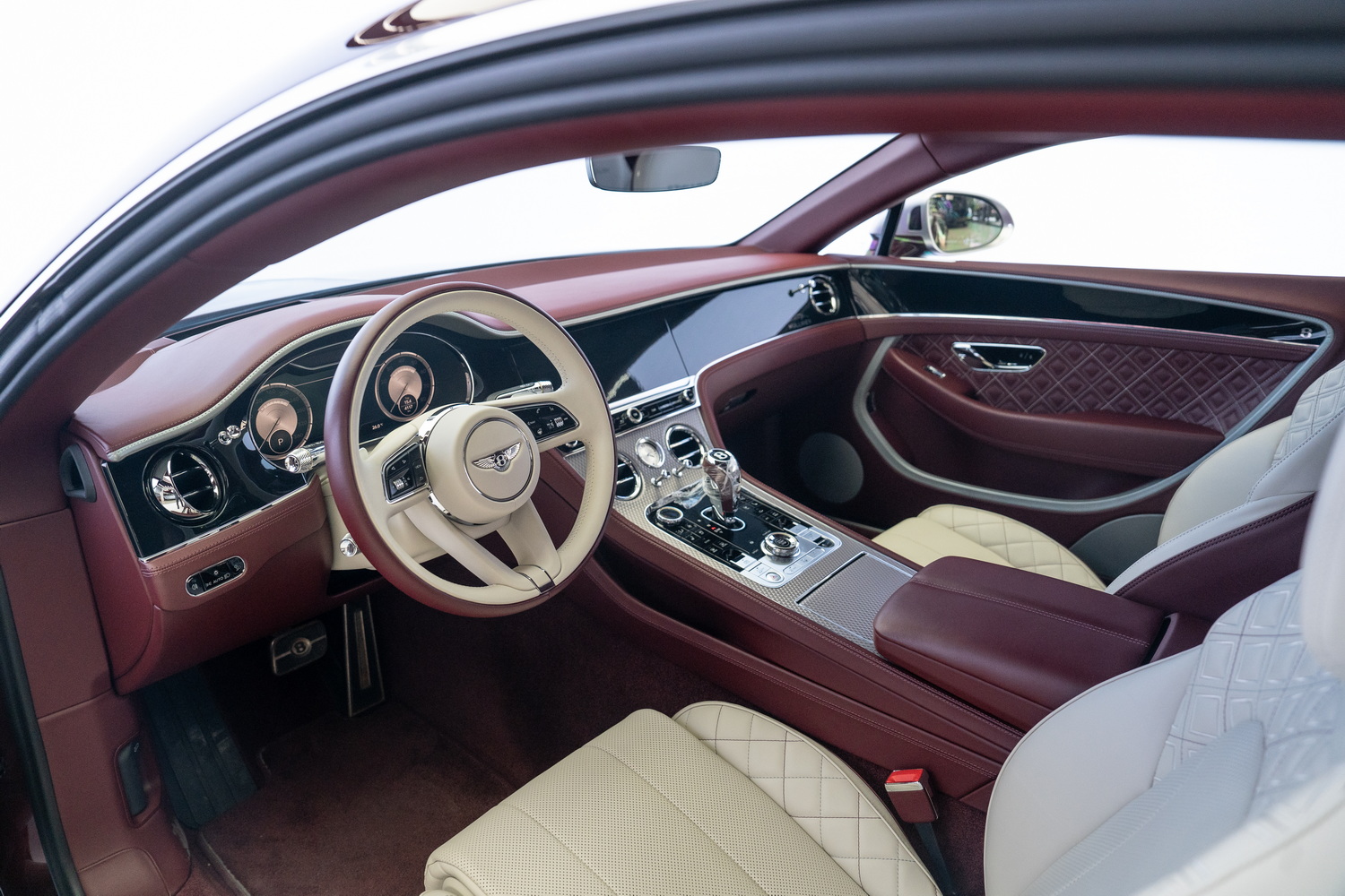 2021 Maroon Bentley GT Mulliner W12 For Sale in Dubai, UAE