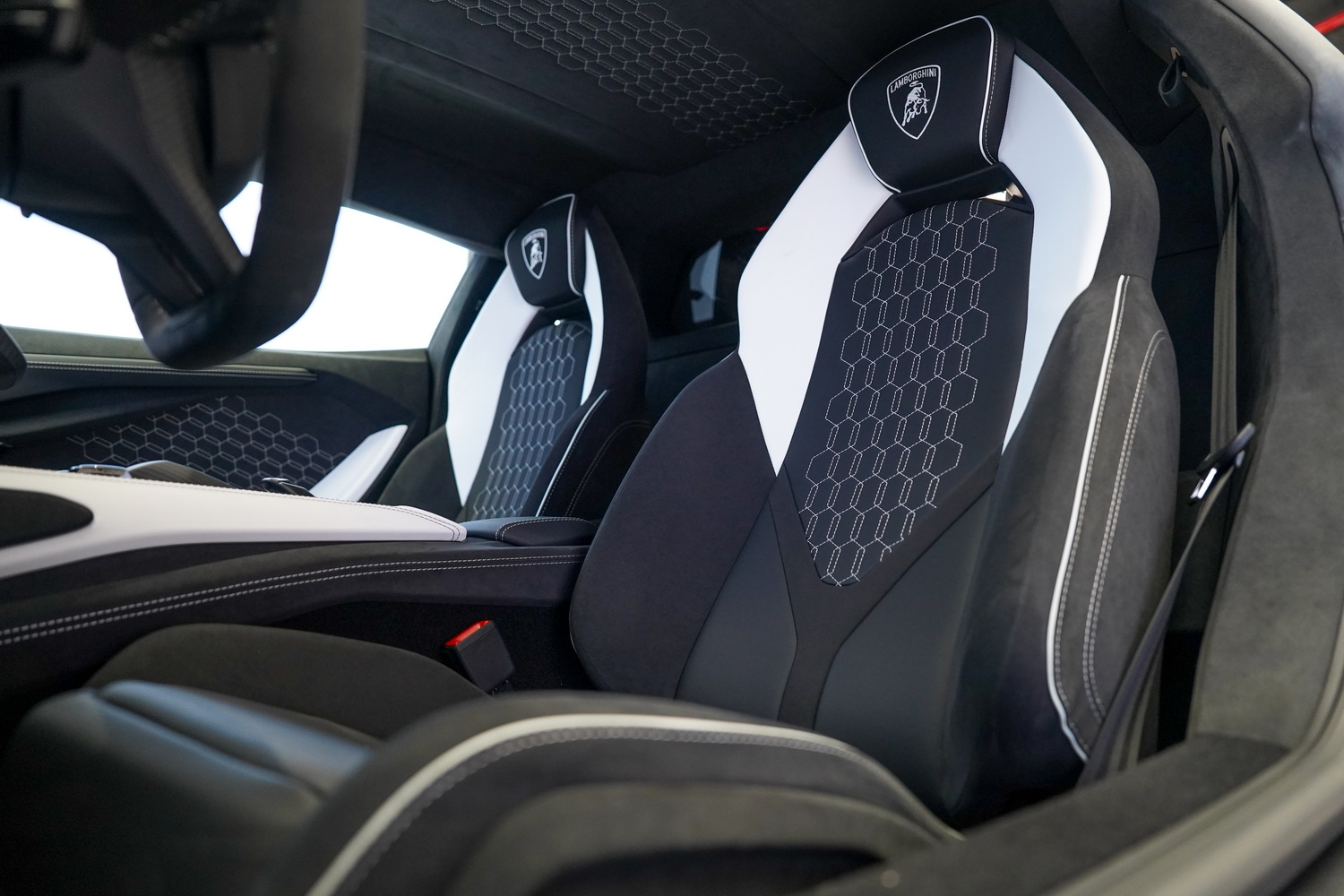 2025 Red Lamborghini Revuelto For Sale in Dubai, UAE