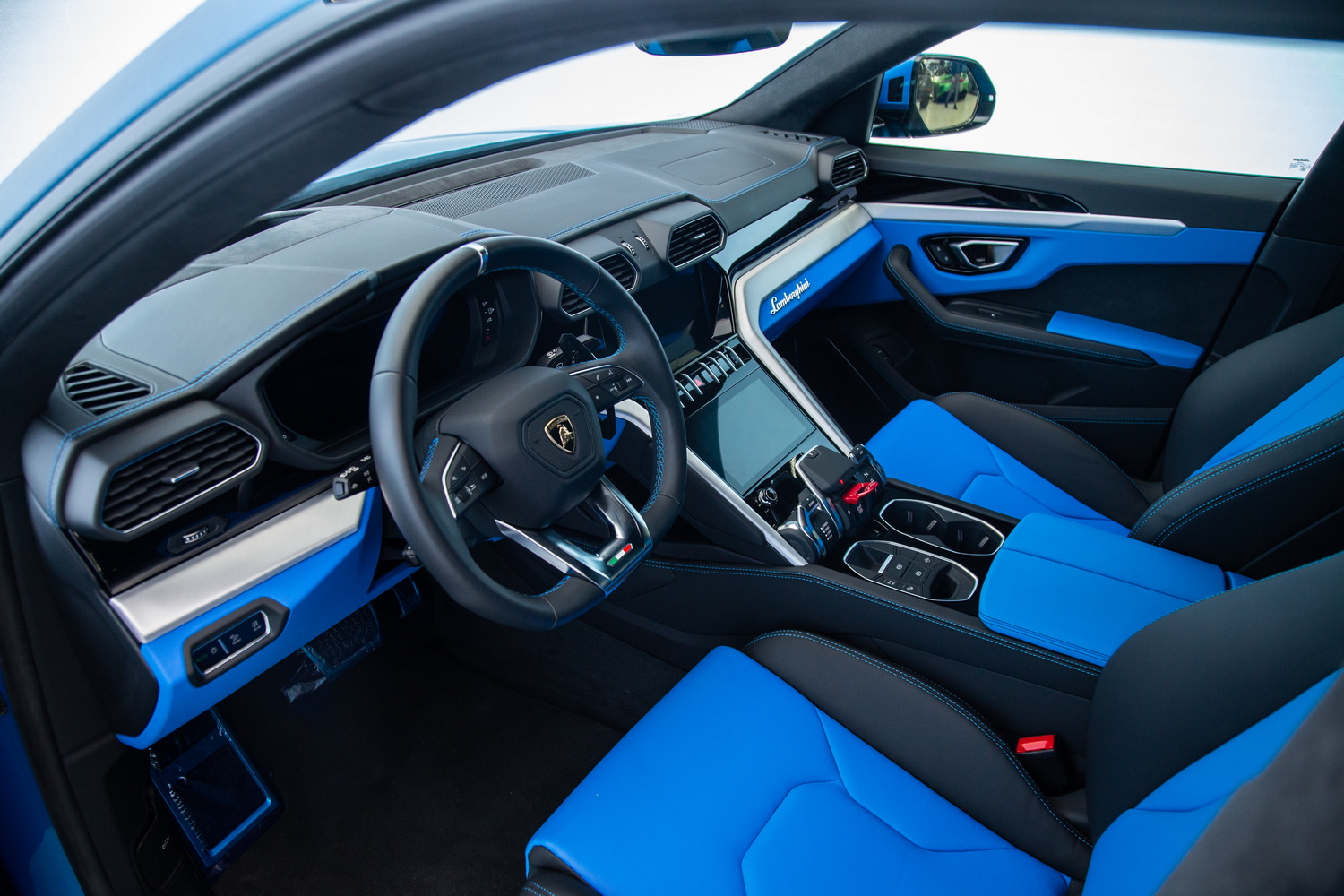 2022 Blue Lamborghini Urus For Sale in Dubai, UAE