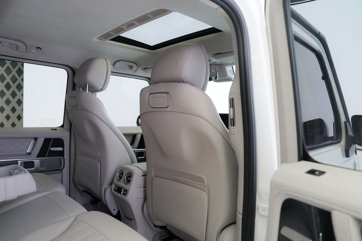 2020 White Mercedes Benz G63 AMG For Sale in Dubai, UAE