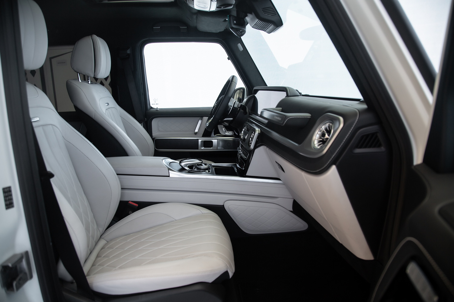 2023 Magno White Mercedes Benz G63 AMG For Sale in Dubai, UAE