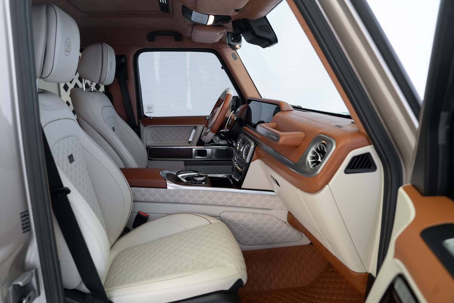 2021 Golden Mercedes Benz G63 Brabus 700 For Sale in Dubai, UAE