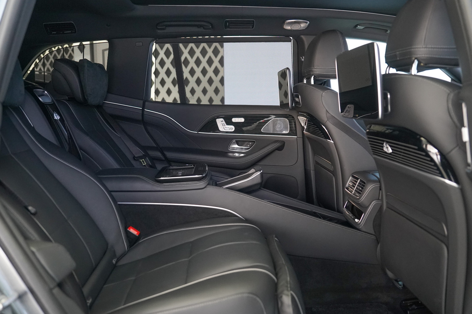 2022 Grey Mercedes Benz Maybach GLS 600 For Sale in Dubai, UAE