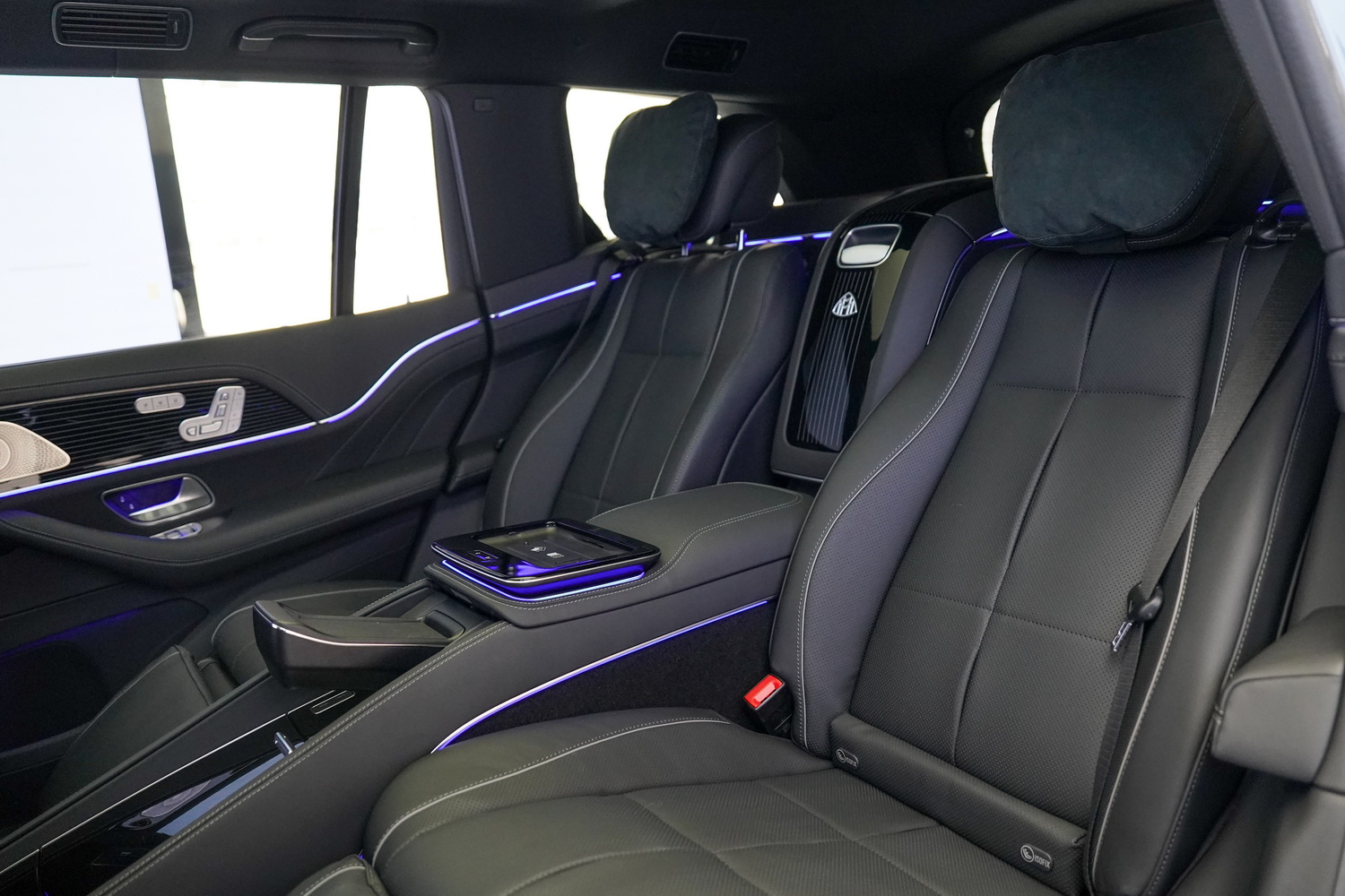 2023 Grey + Silver Mercedes Benz Maybach GLS 600 For Sale in Dubai, UAE