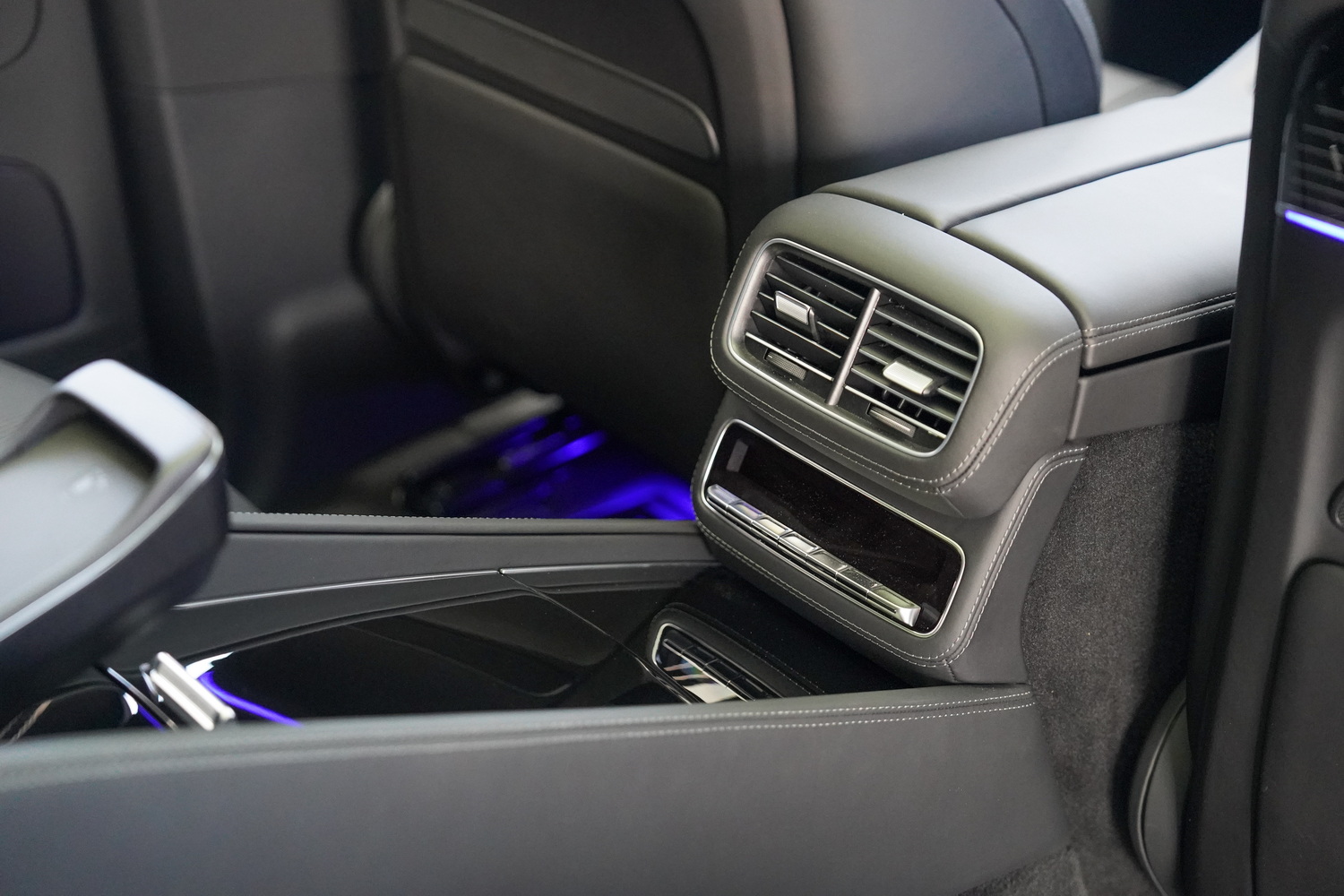 2023 Grey + Silver Mercedes Benz Maybach GLS 600 For Sale in Dubai, UAE