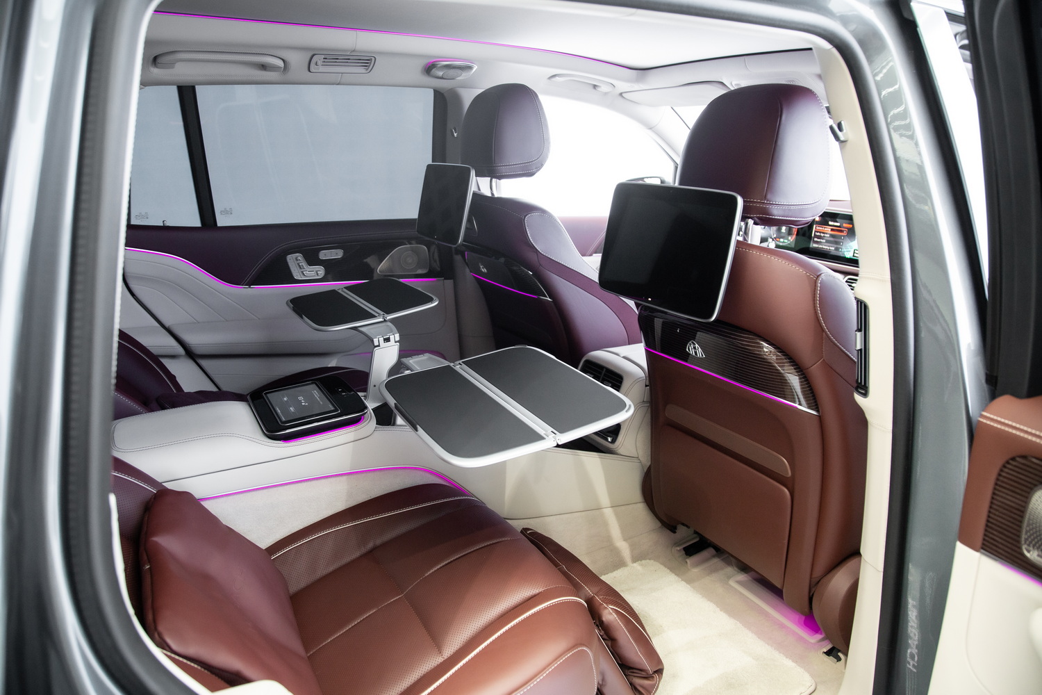2022 Grey Mercedes Benz Maybach GLS 600 For Sale in Dubai, UAE