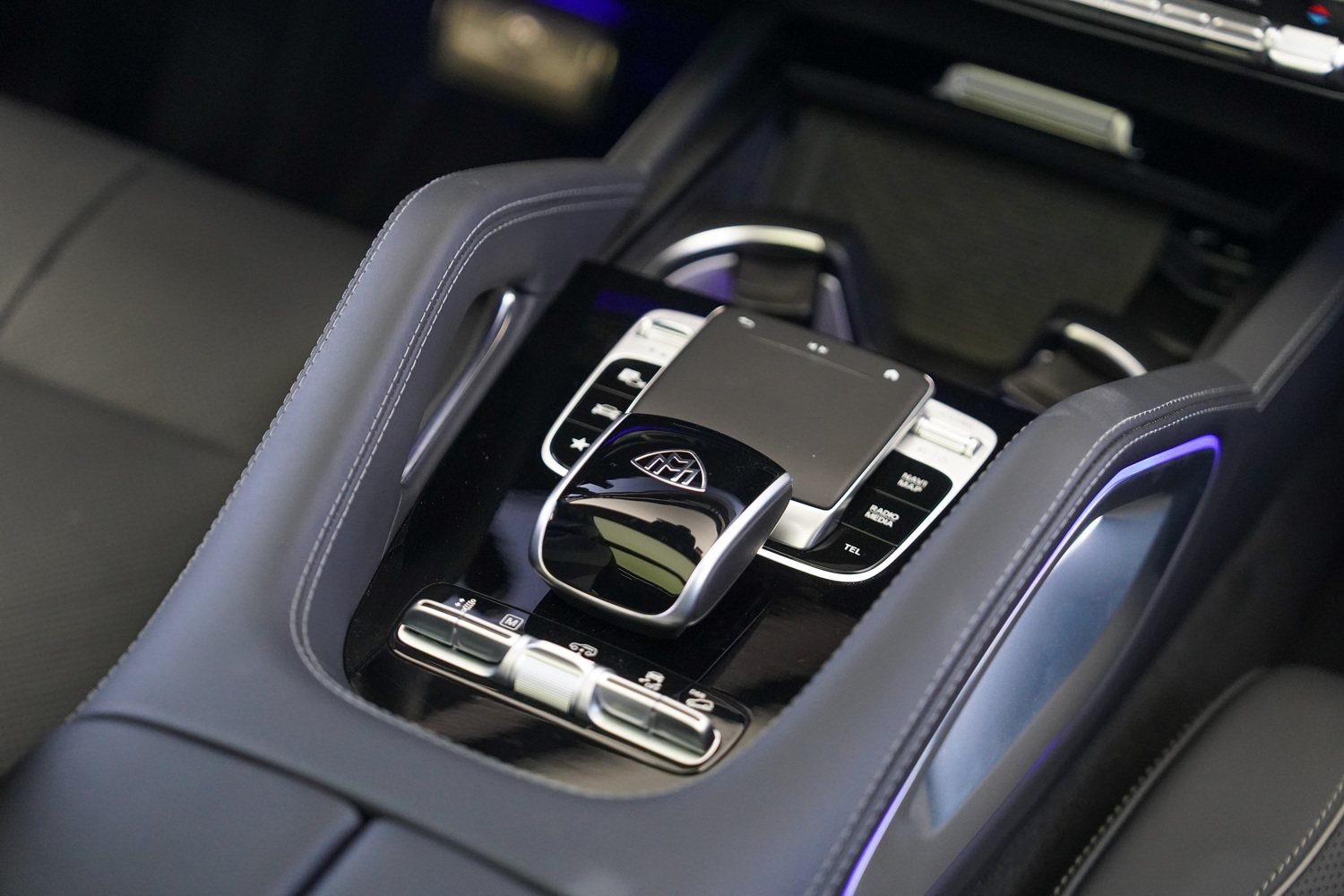 2023 Grey + Silver Mercedes Benz Maybach GLS 600 For Sale in Dubai, UAE