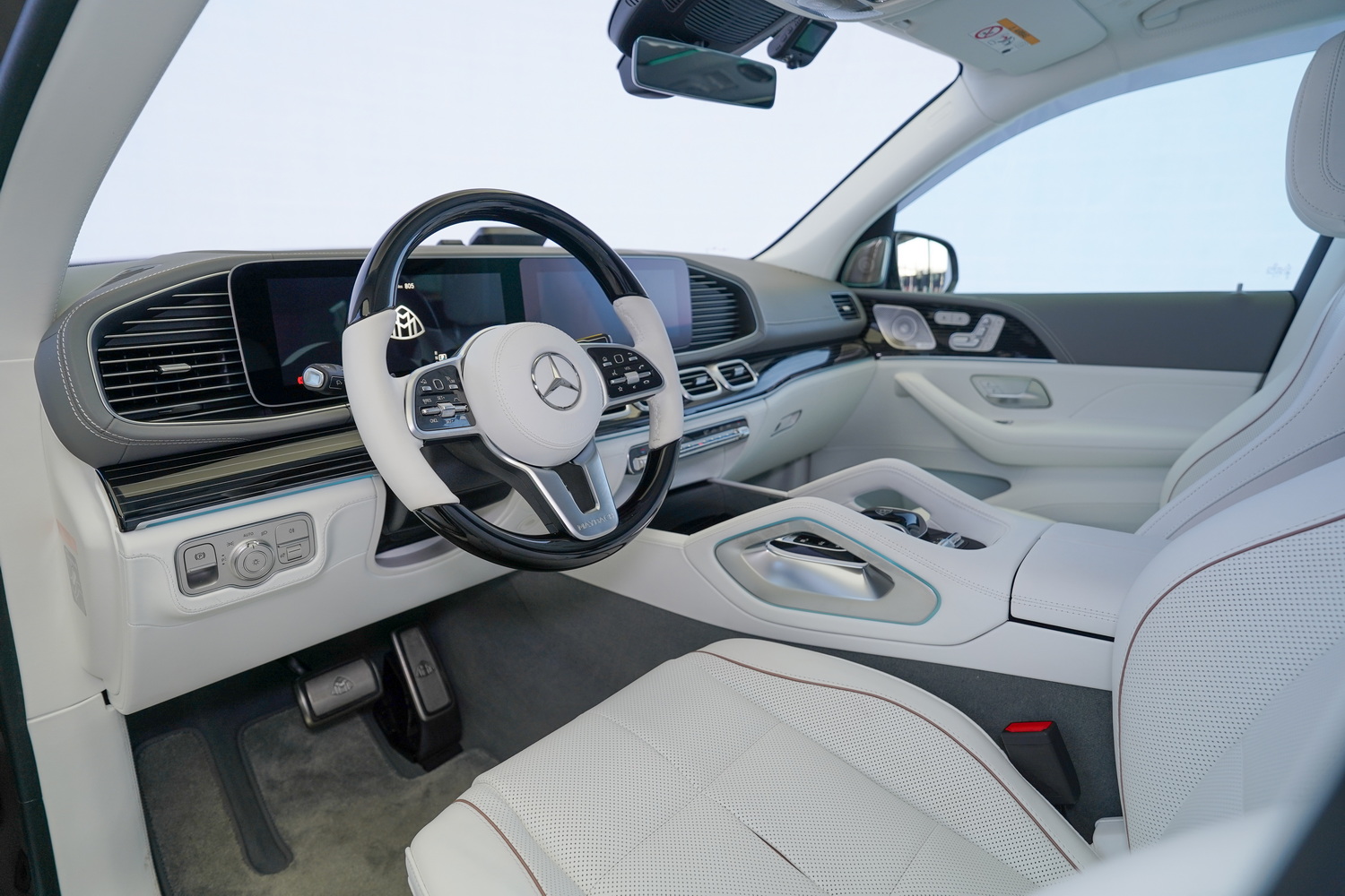 2023 Black+ Maroon Mercedes Benz Maybach GLS 600 For Sale in Dubai, UAE