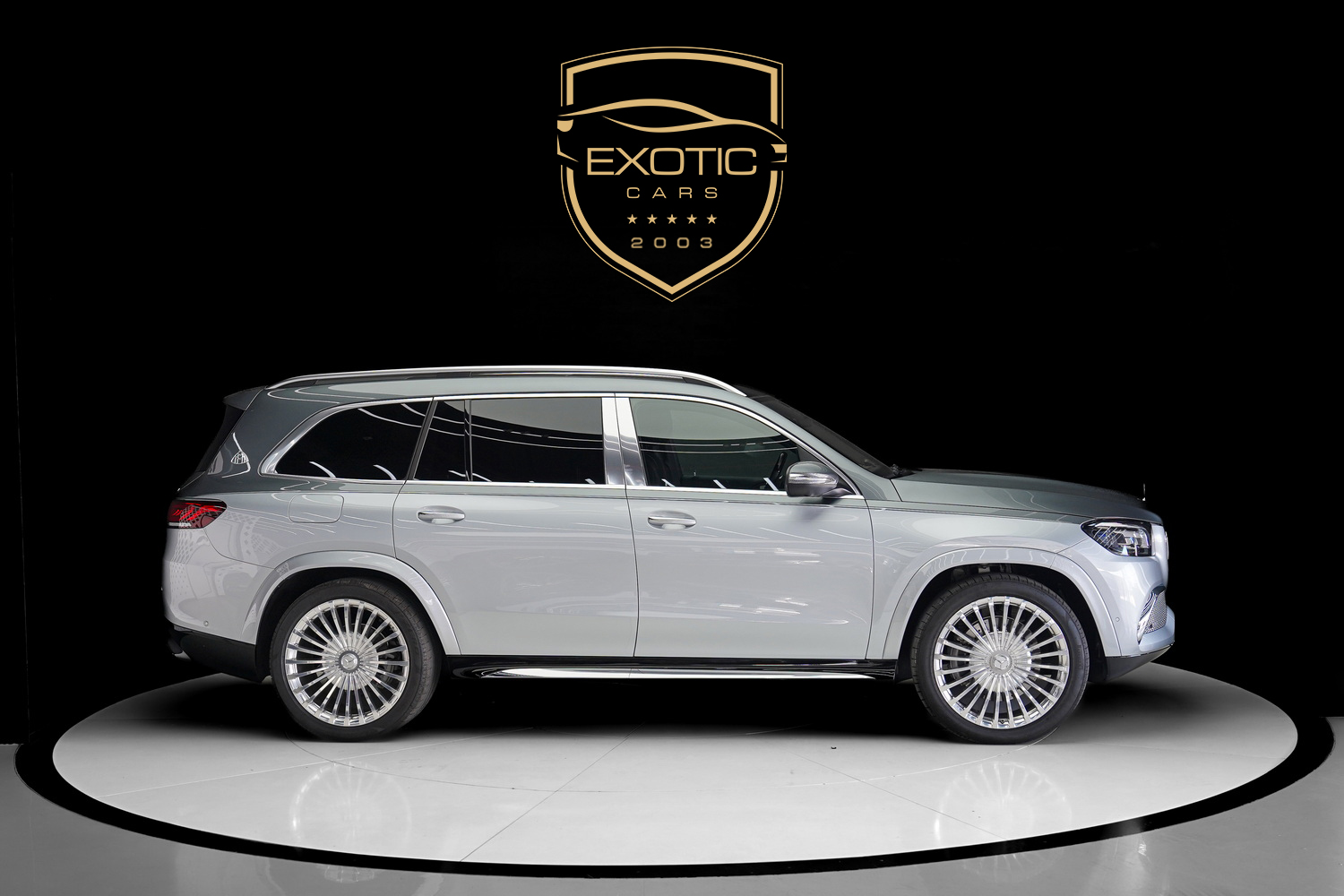 2023 Grey + Silver Mercedes Benz Maybach GLS 600 For Sale in Dubai, UAE