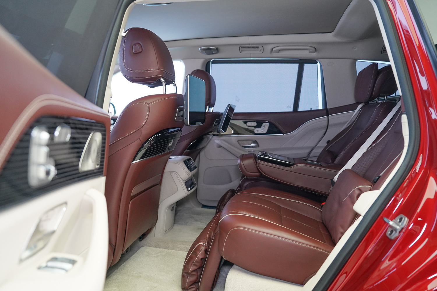 2022 Red + Gold Mercedes Benz Maybach GLS 600 For Sale in Dubai, UAE