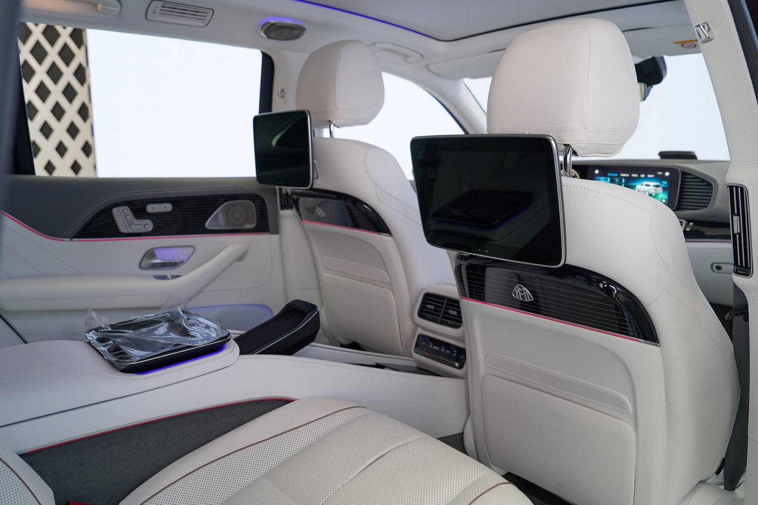 2023 Black + Maroon Mercedes Benz Maybach GLS 600 For Sale in Dubai, UAE