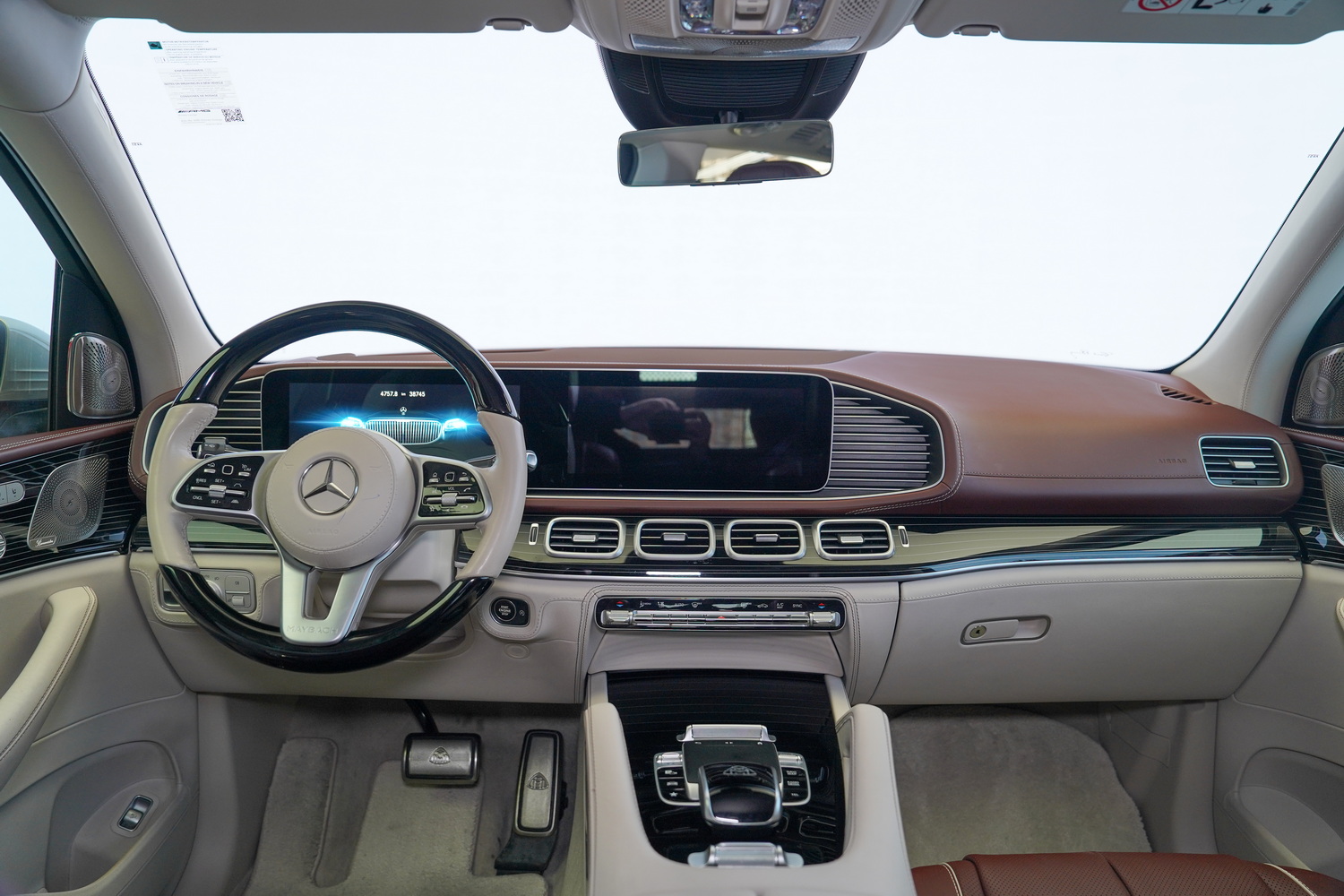 2022 Red + Gold Mercedes Benz Maybach GLS 600 For Sale in Dubai, UAE