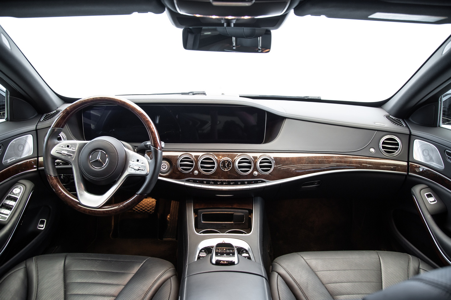 2020 Black Mercedes Benz Maybach S560 For Sale in Dubai, UAE
