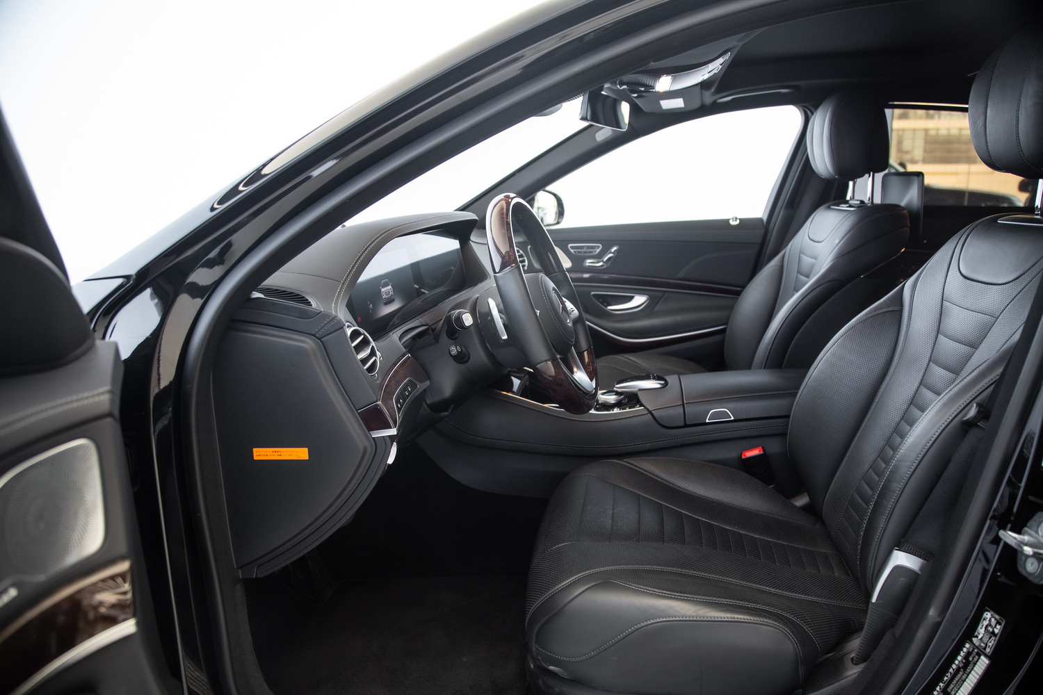 2020 Black Mercedes Benz Maybach S560 For Sale in Dubai, UAE