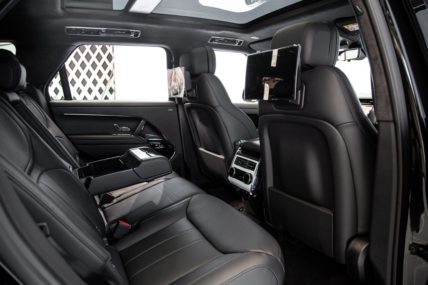 New Range Rover Sport First Edition P530 For Sale in Dubai, UAE