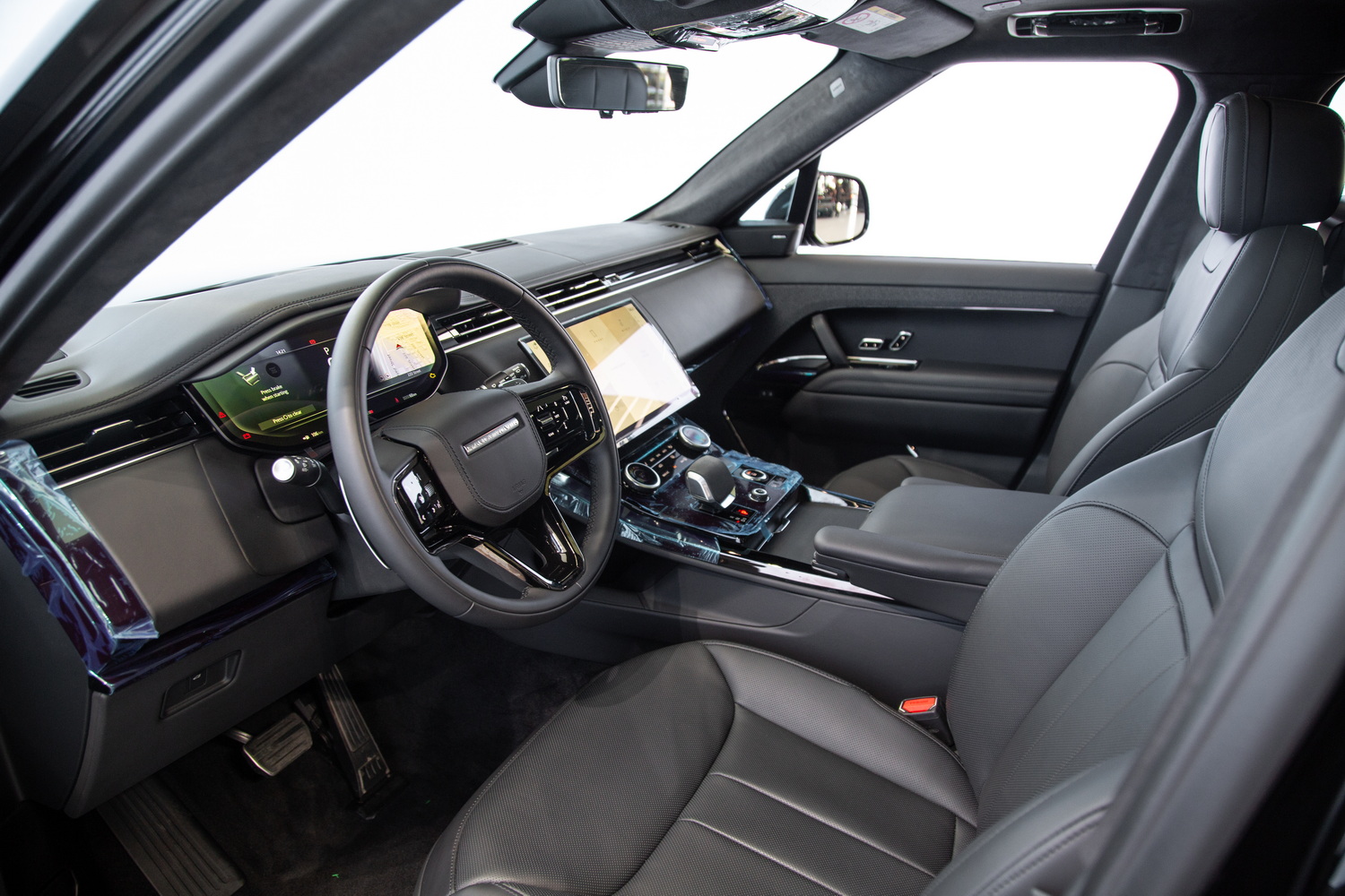 New Range Rover Sport First Edition P530 For Sale in Dubai, UAE