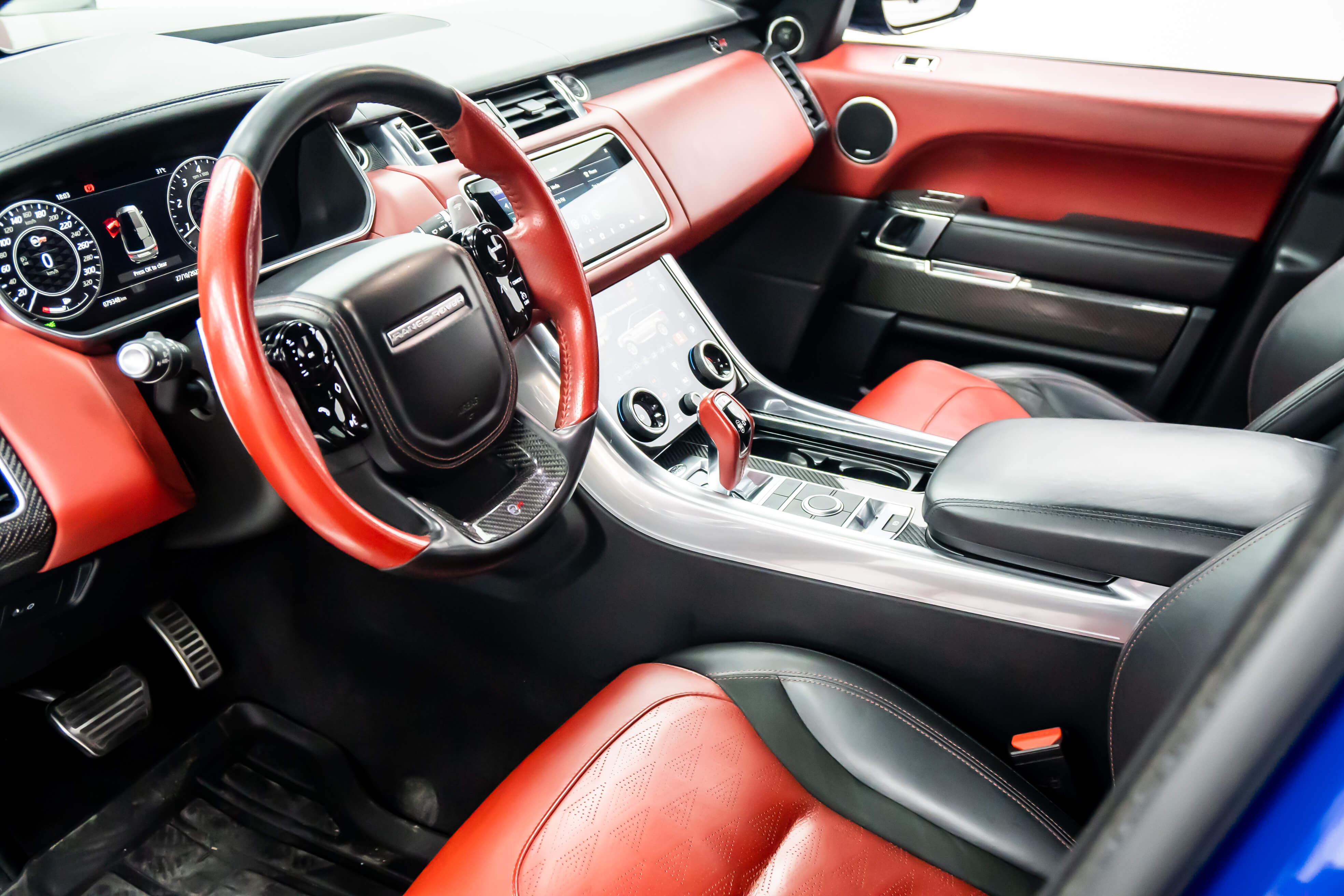 Exotic Cars: Range Rover Sport Range Rover Sport SVR Full Carbon Kit
