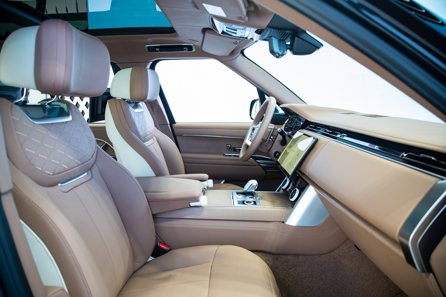 New 2023 Black Range Rover SV Autobiography For Sale in Dubai, UAE