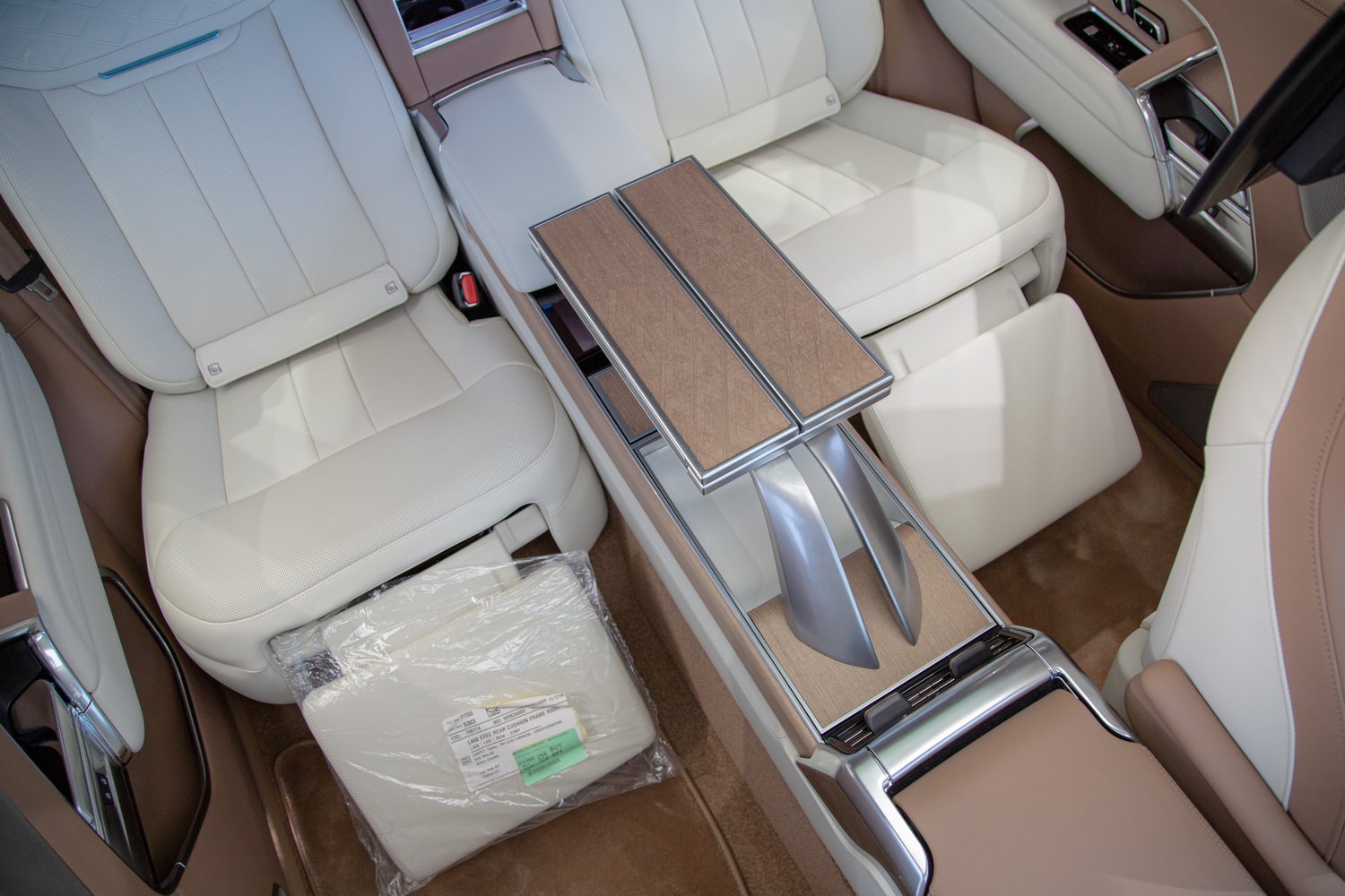 2023 Range Rover SV Autobiography Long Wheelbase For Sale in Dubai,UAE