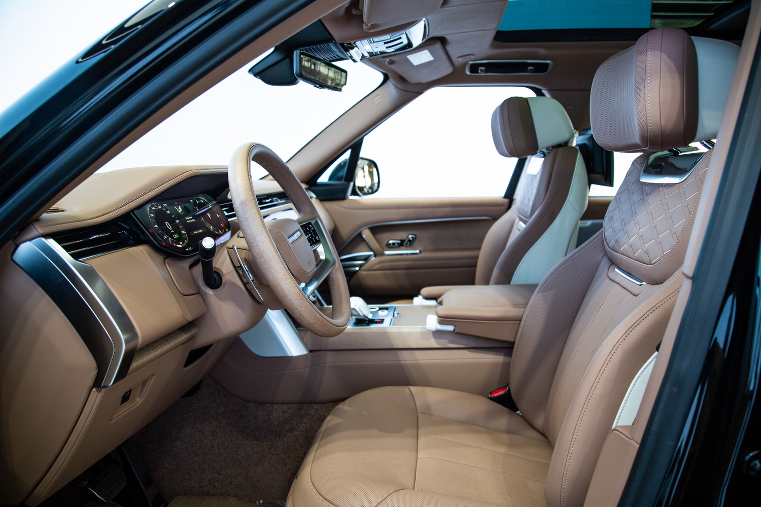 New 2023 Black Range Rover SV Autobiography For Sale in Dubai, UAE