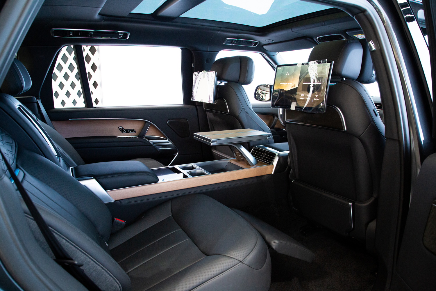 2023 Range Rover SV Autobiography P530 LWB Exotic Cars Dubai