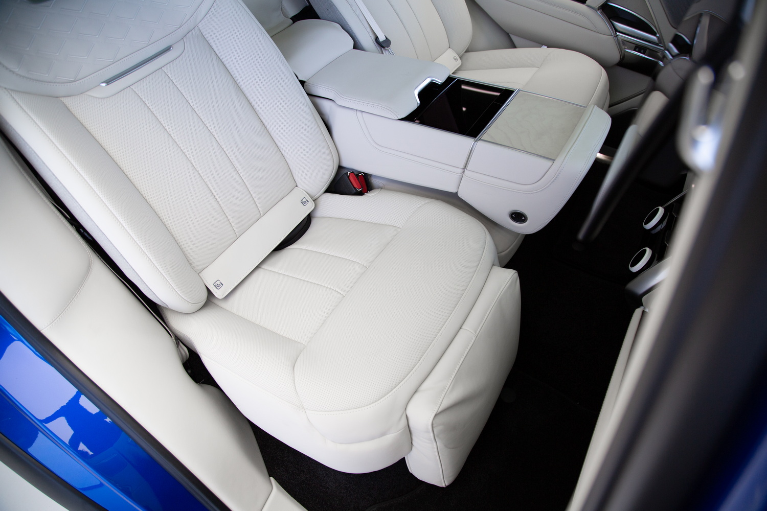 2023 Blue Range Rover SV Autobiography P530 V8 For Sale in Dubai, UAE