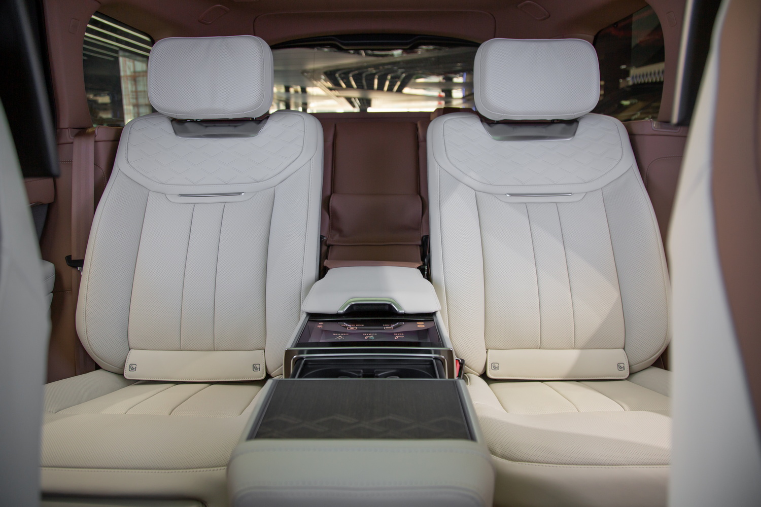 2023 Black Range Rover SV Autobiography For Sale in Dubai, UAE