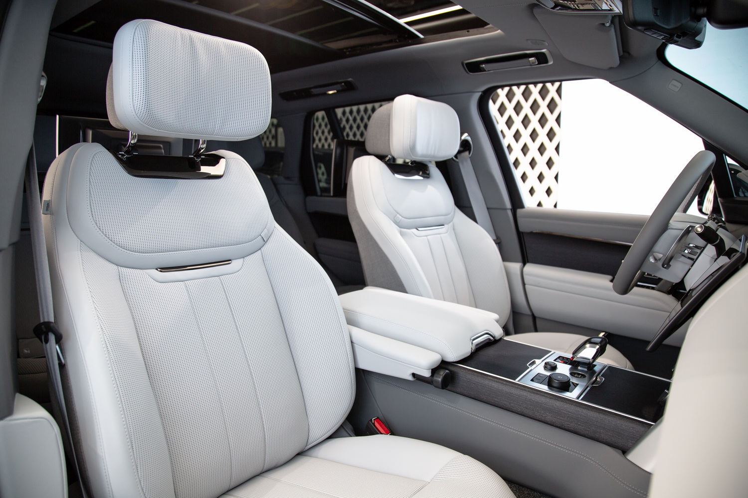 Used 2023 Matt Black Range Rover SV Autobiography For Sale in Dubai, UAE