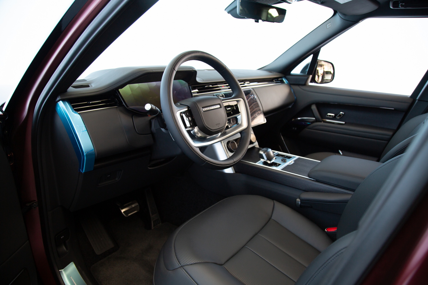 2023 Matt Red Range Rover SV Autobiography For Sale in Dubai, UAE