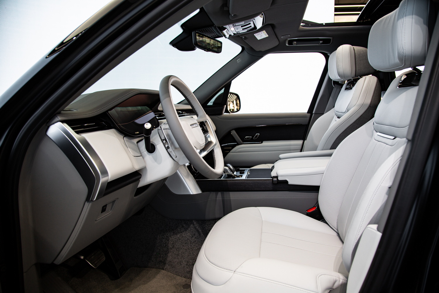 Used 2023 Matt Black Range Rover SV Autobiography For Sale in Dubai, UAE