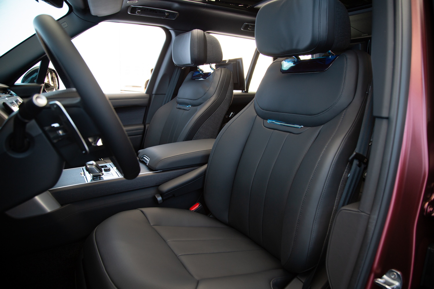 2023 Matt Red Range Rover SV Autobiography For Sale in Dubai, UAE