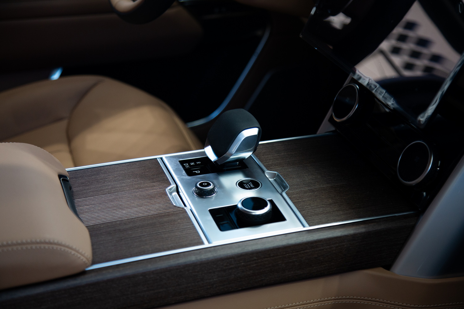 2023 Range Rover Vogue Autobiography 7 Seater For Sale in Dubai, UAE