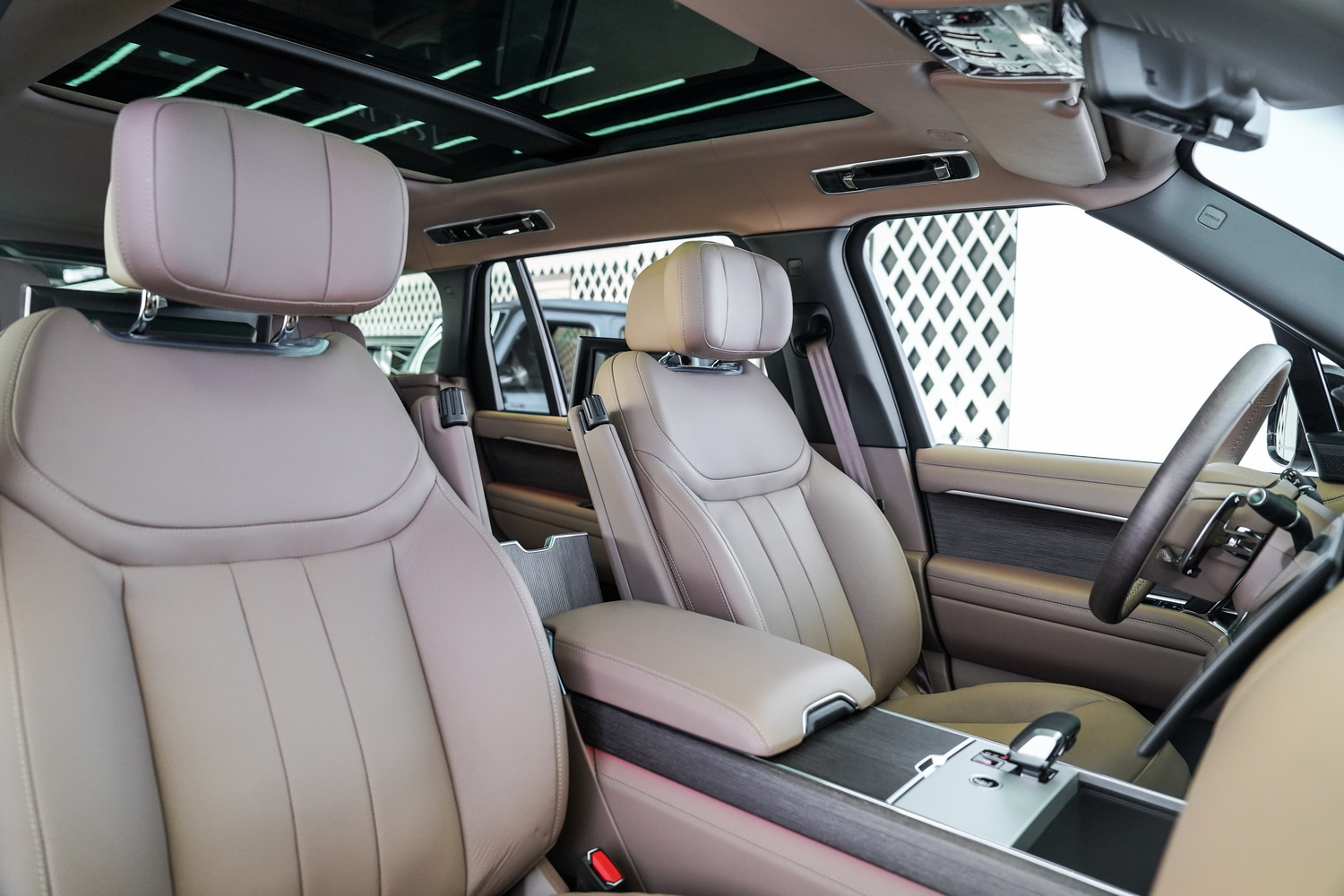 2025 Grey Range Rover Vogue Autobiography P530 LWB V8