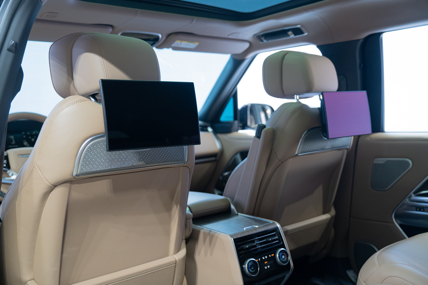 2023 Black Range Rover Vogue Autobiography P530 For Sale in Dubai, UAE