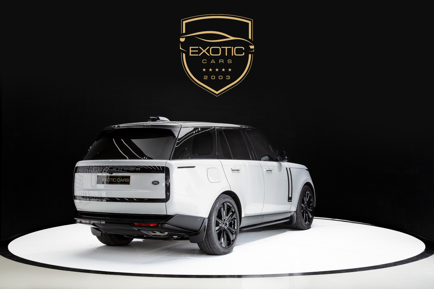 Used 2022 White Range Rover Vogue Autobiography P530 For Sale in Dubai, UAE