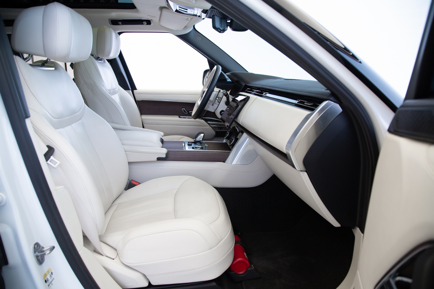 2022 White Range Rover Vogue Autobiography P530 For Sale in Dubai, UAE