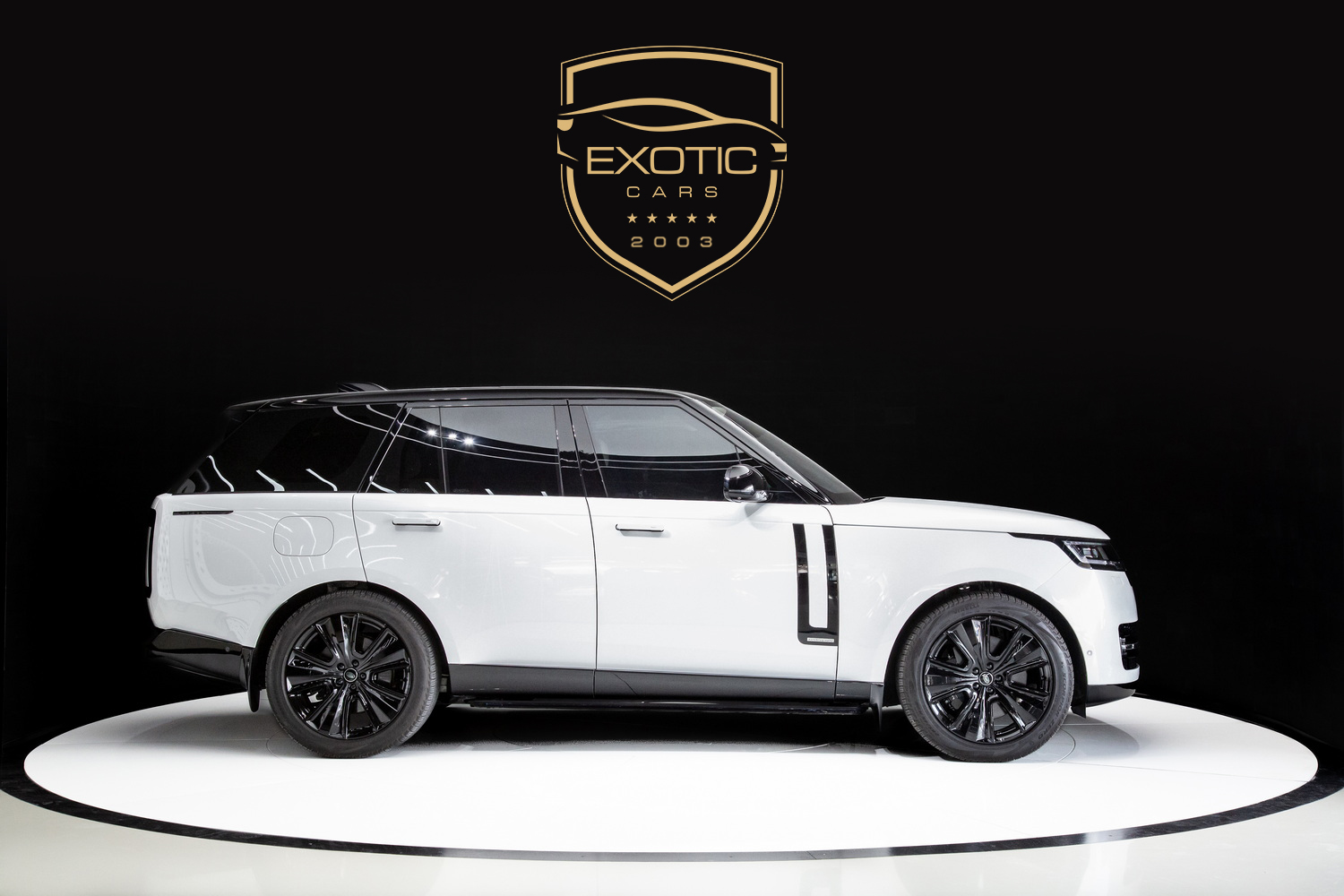 Used 2022 White Range Rover Vogue Autobiography P530 For Sale in Dubai, UAE