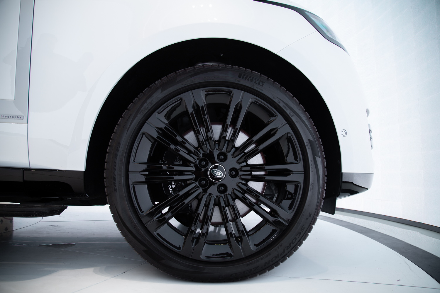 New 2023 White Range Rover Vogue Autobiography P530 For Sale in Dubai, UAE