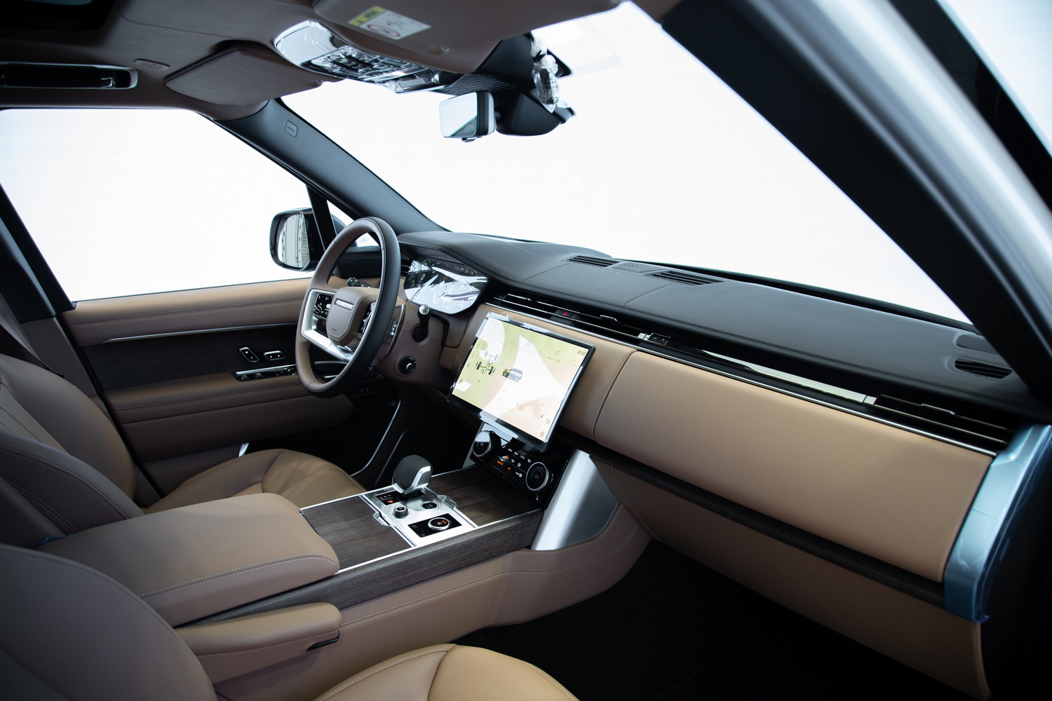 New 2023 White Range Rover Vogue Autobiography P530 For Sale in Dubai, UAE