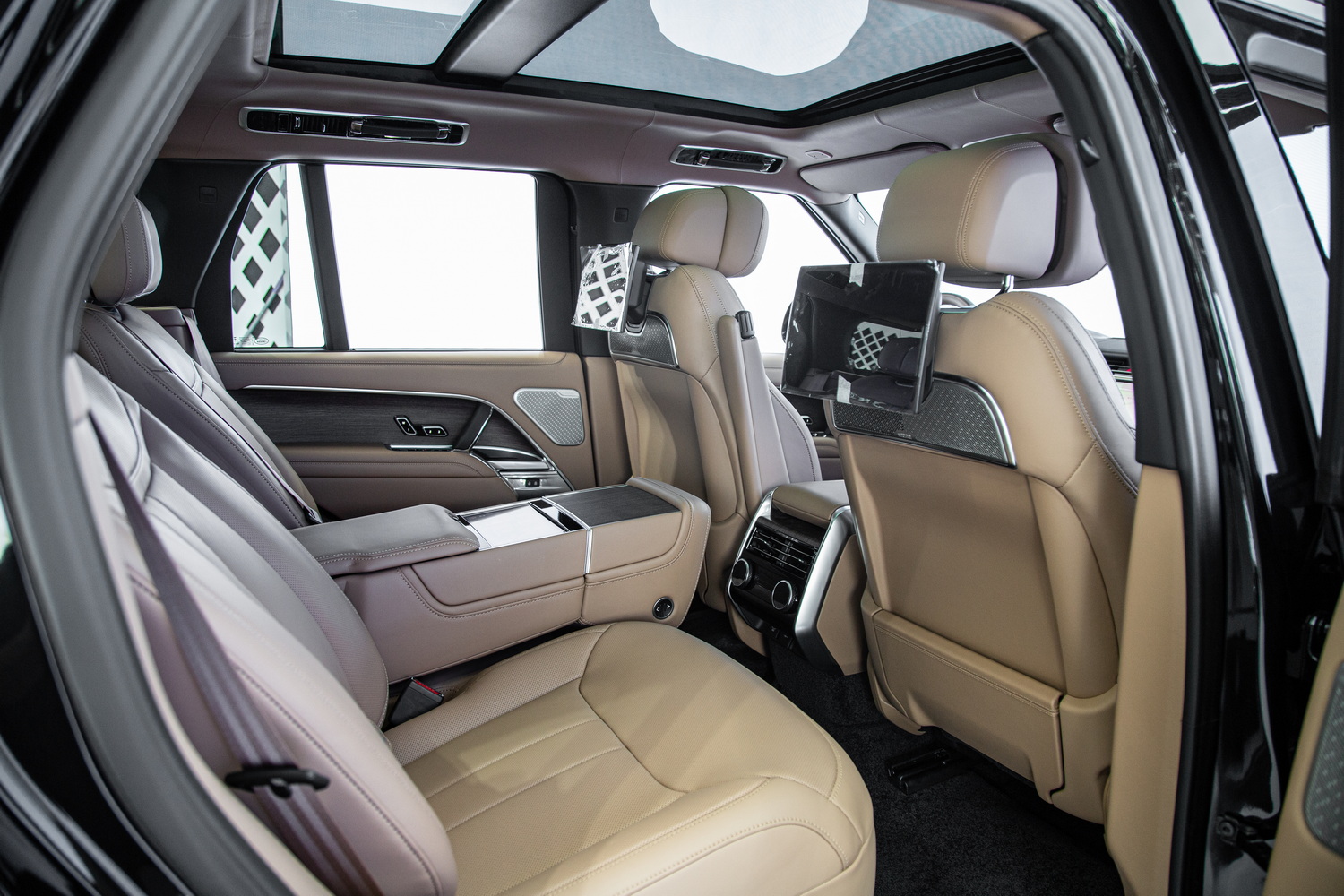 New 2023 Black Range Rover Autobiography P530 For Sale in Dubai, UAE