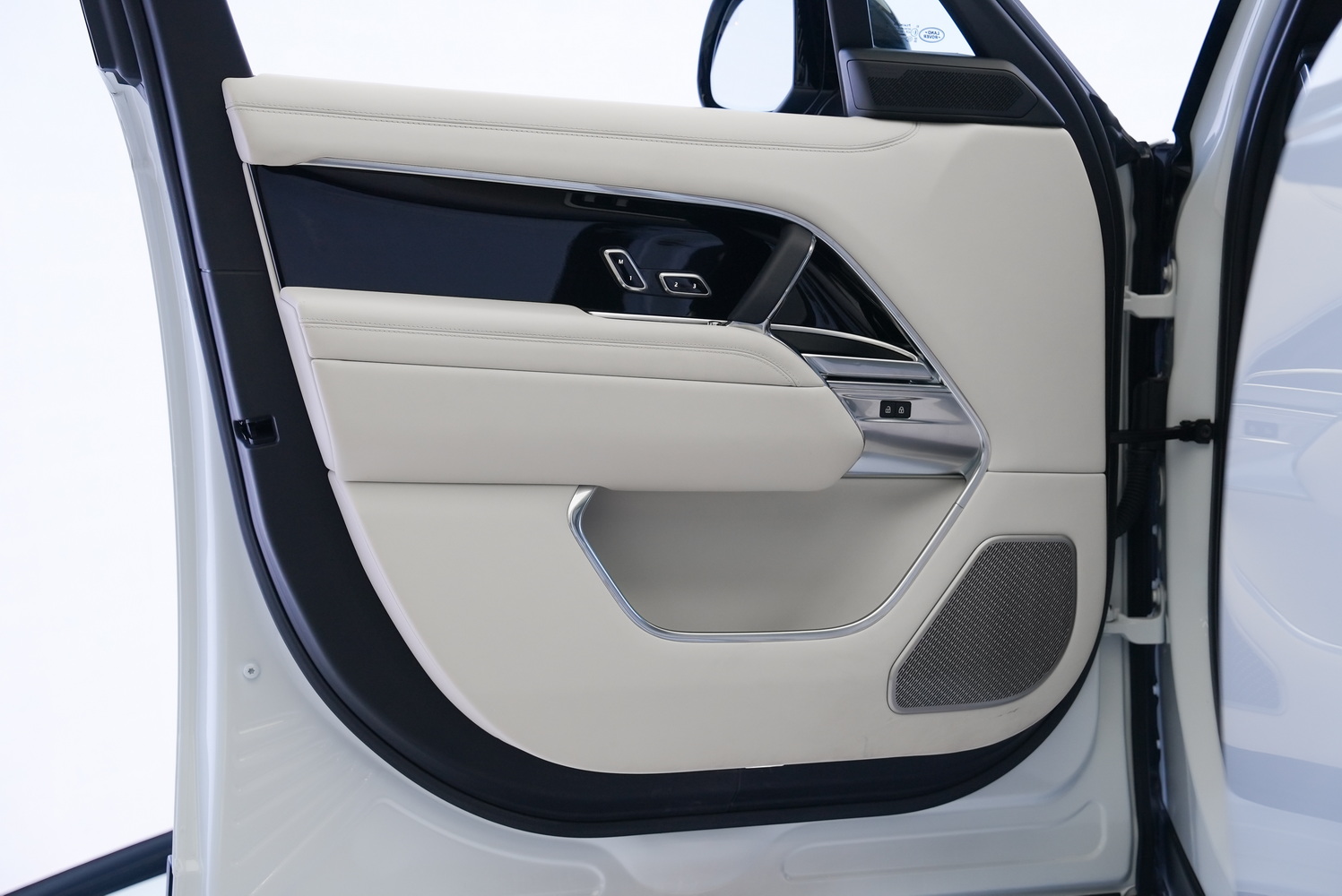 2023 White Range Rover Vogue Autobiography P530 V8