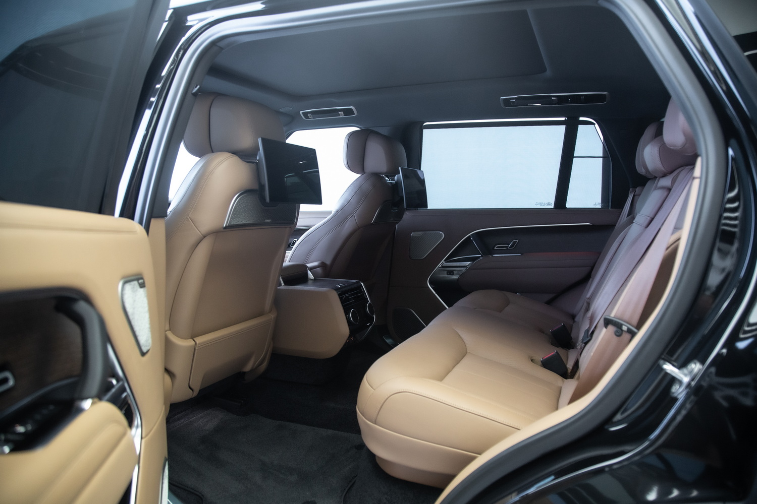 2023 Black Range Rover Vogue Autobiography LWB For Sale in Dubai, UAE