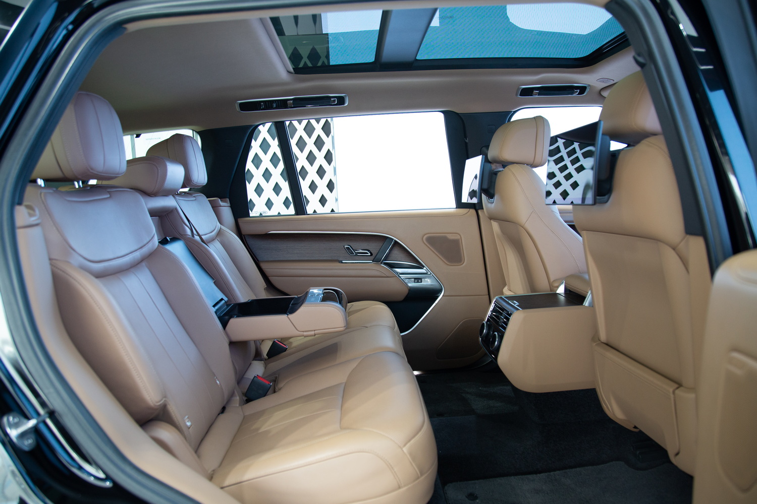 Used 2022 Range Rover HSE P530 Long Wheelbase For Sale in Dubai, UAE