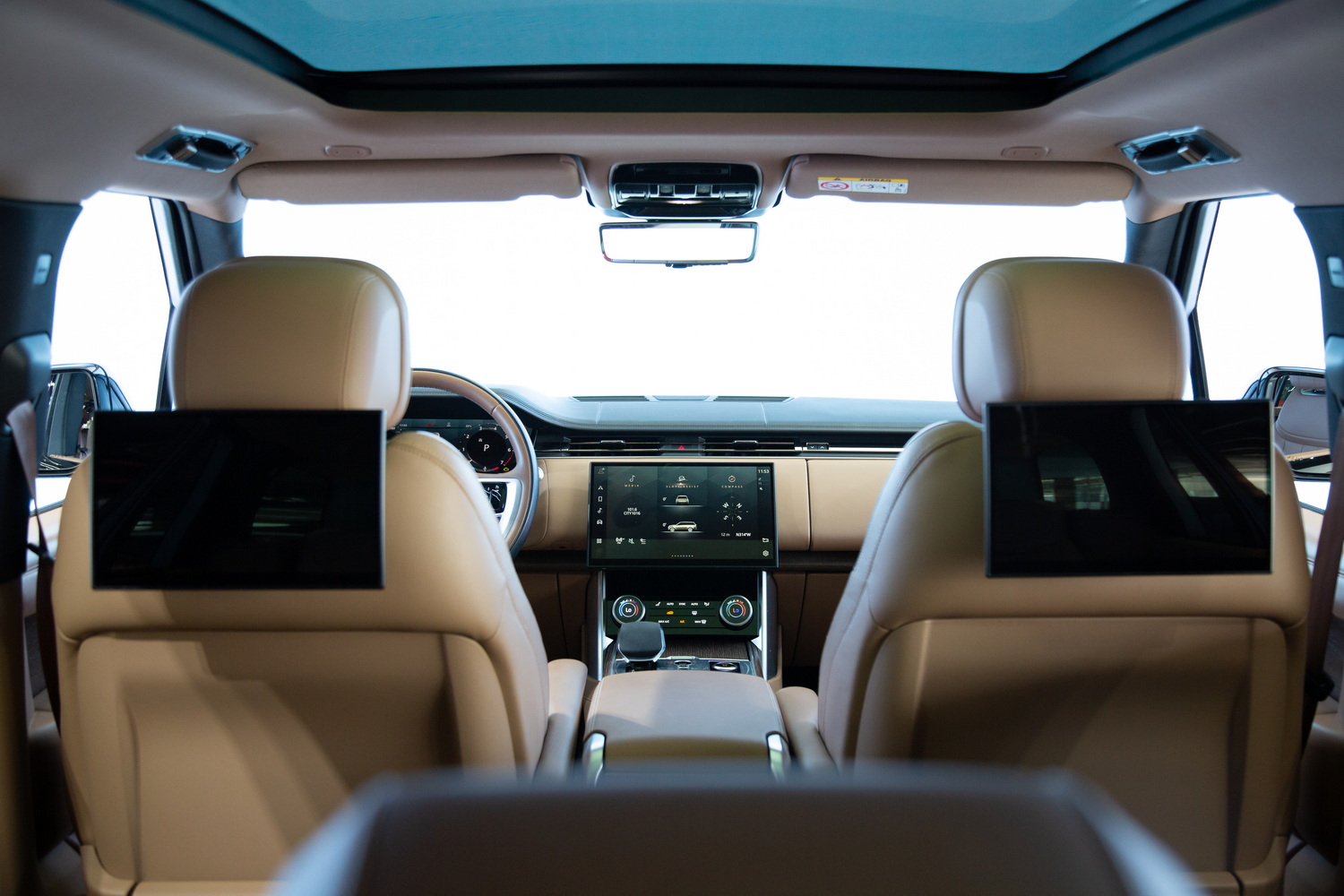Used 2022 Range Rover HSE P530 Long Wheelbase For Sale in Dubai, UAE