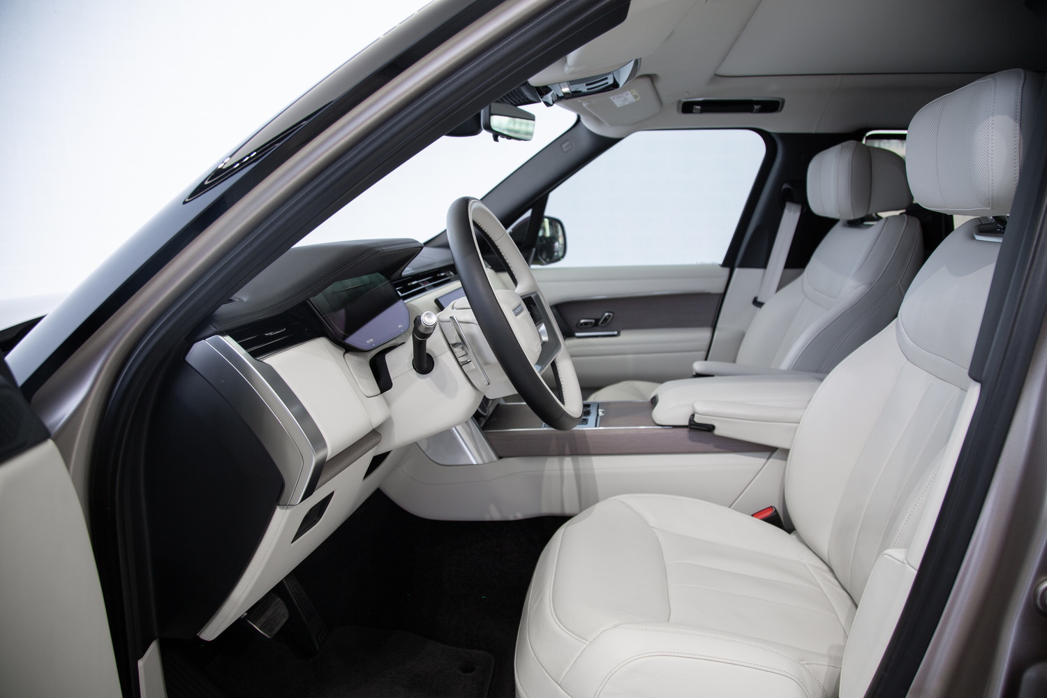 Used Matt Gold Range Rover Vogue P530 First Edition For Sale in Dubai, UAE