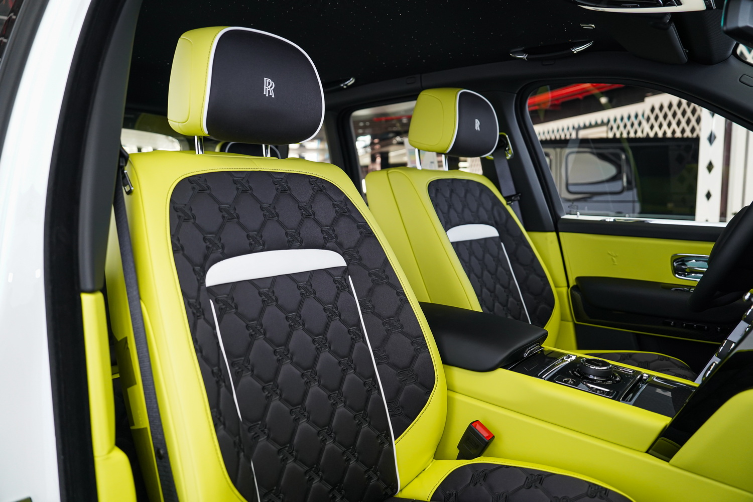 2026 White + Green Rolls Royce Cullinan Black Badge For Sale in Dubai, UAE