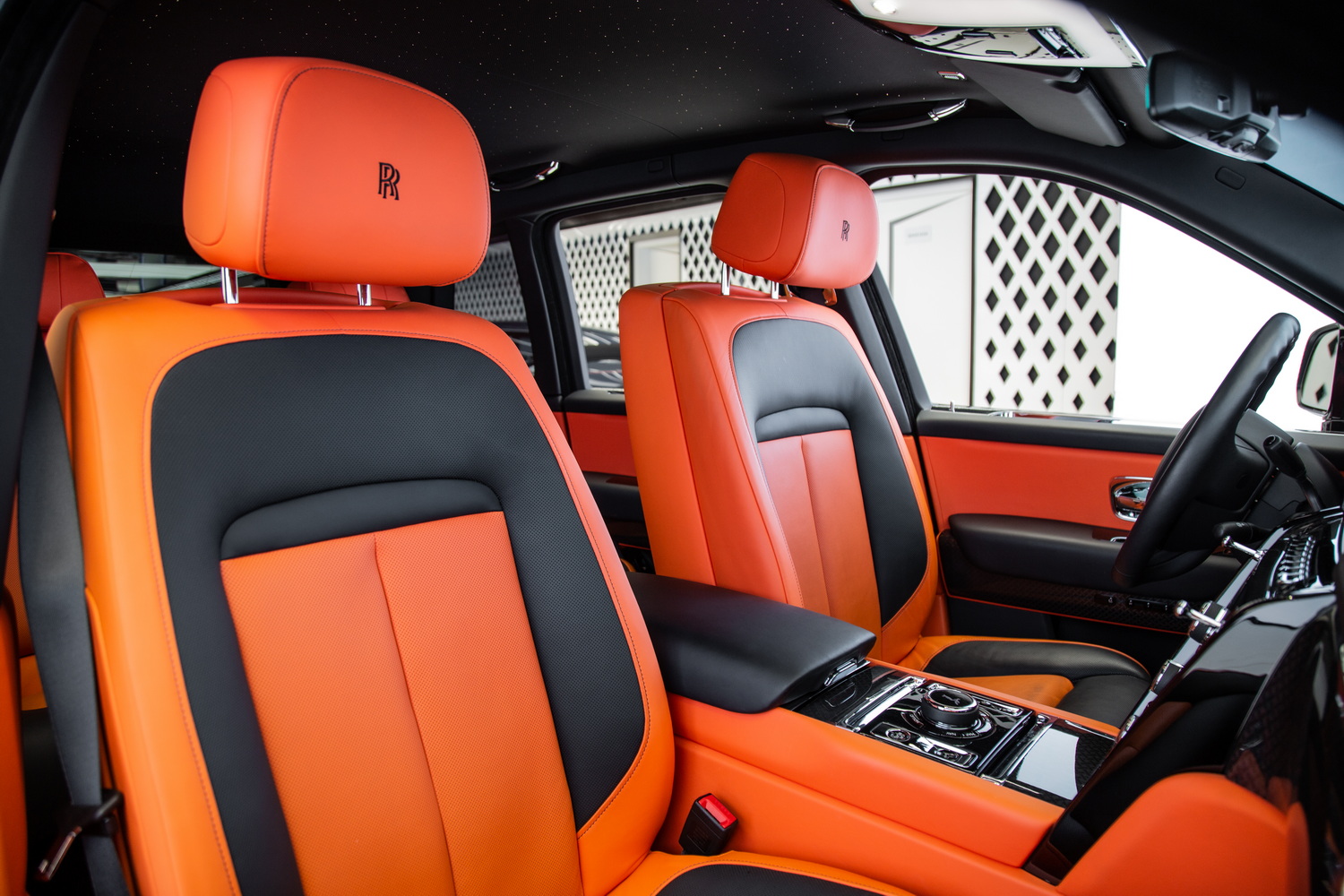 2022 Black Rolls Royce Cullinan Black Badge For Sale in Dubai, UAE