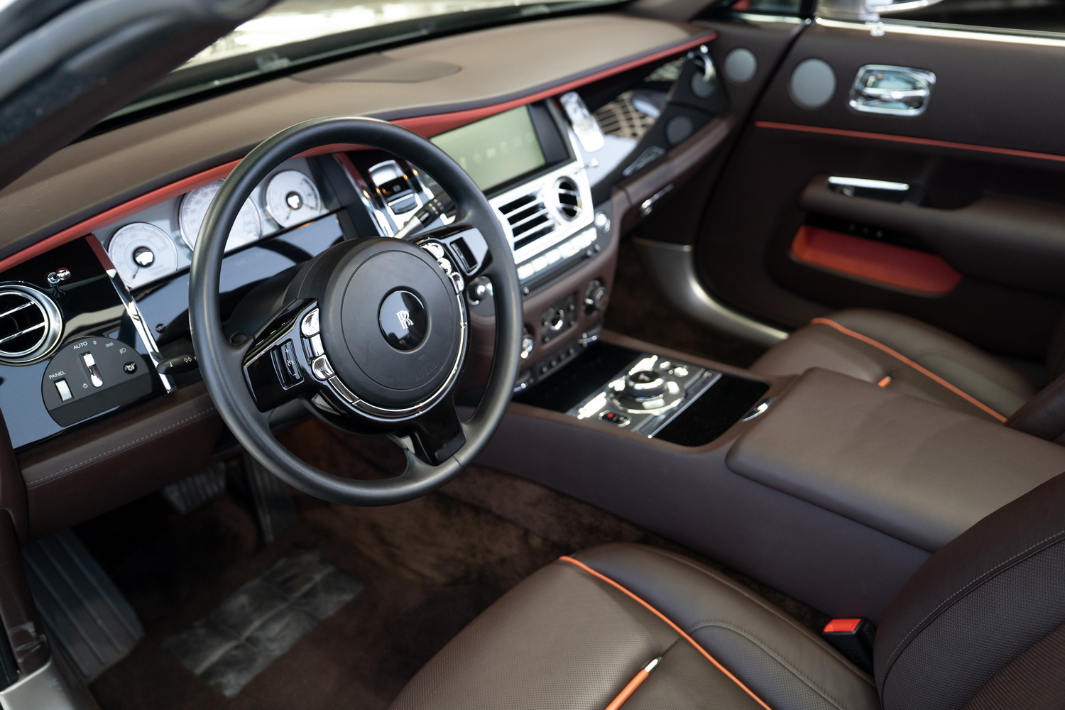 2017 Bronze Rolls Royce Dawn For Sale in Dubai, UAE