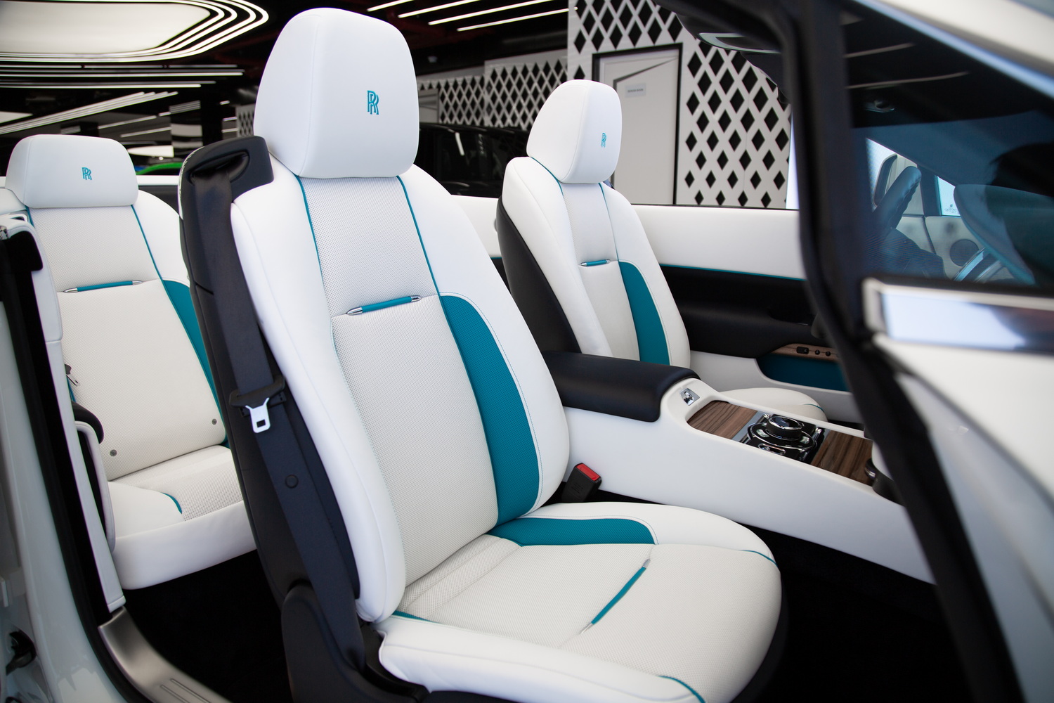 2016 White Rolls Royce Dawn For Sale in Dubai, UAE