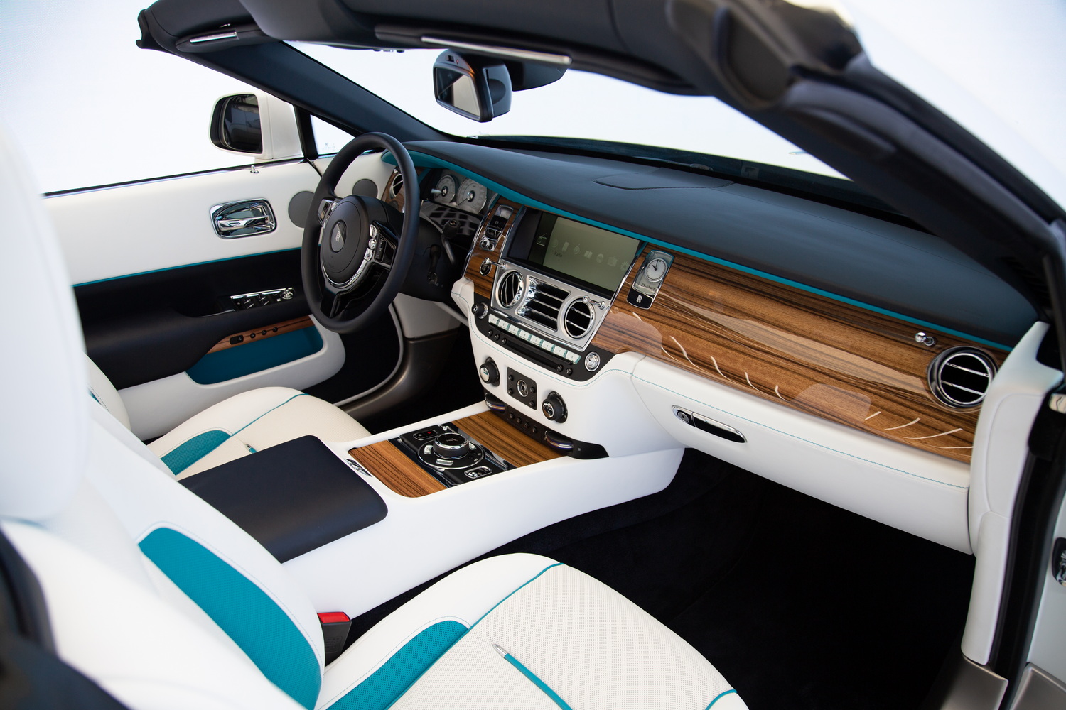 2016 White Rolls Royce Dawn For Sale in Dubai, UAE